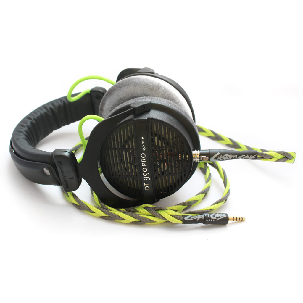 Ultra-low capacitance cable with extended slim 3.5mm jacks ...