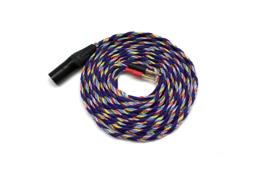 Ultra-low capacitance cable with balanced connection for headphones ...